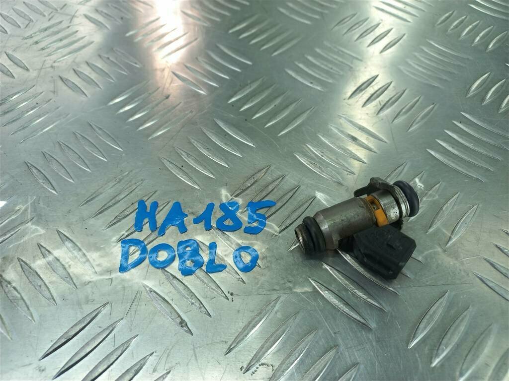 Форсунка топливная Б/У для Fiat Doblo I рестайлинг (2005—2015) 71724545