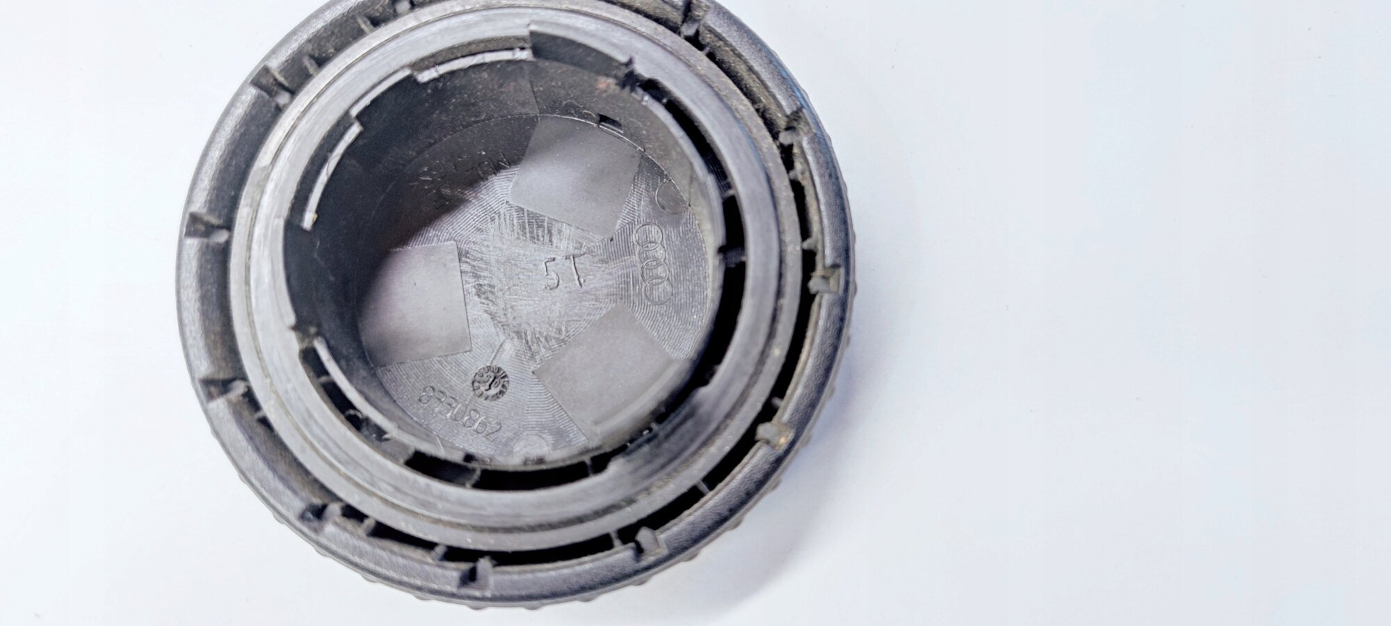 Ручка спинки AUDI A3 A4 A6 8330862 Ручка спинки AUDI A3 A4 A6 8330862