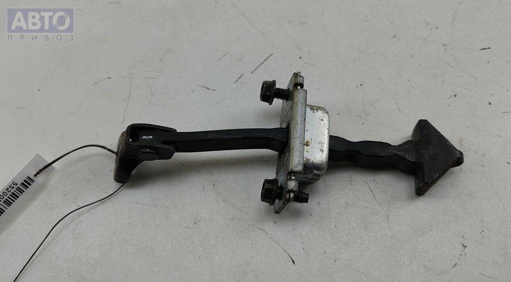 Ограничитель открывания двери передней Mazda 5