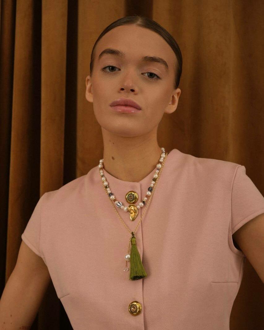 Колье Phenomenal Studio, жемчуг Swarovski синтетический, горный хрусталь, длина 55 см, золотистый — фото 1