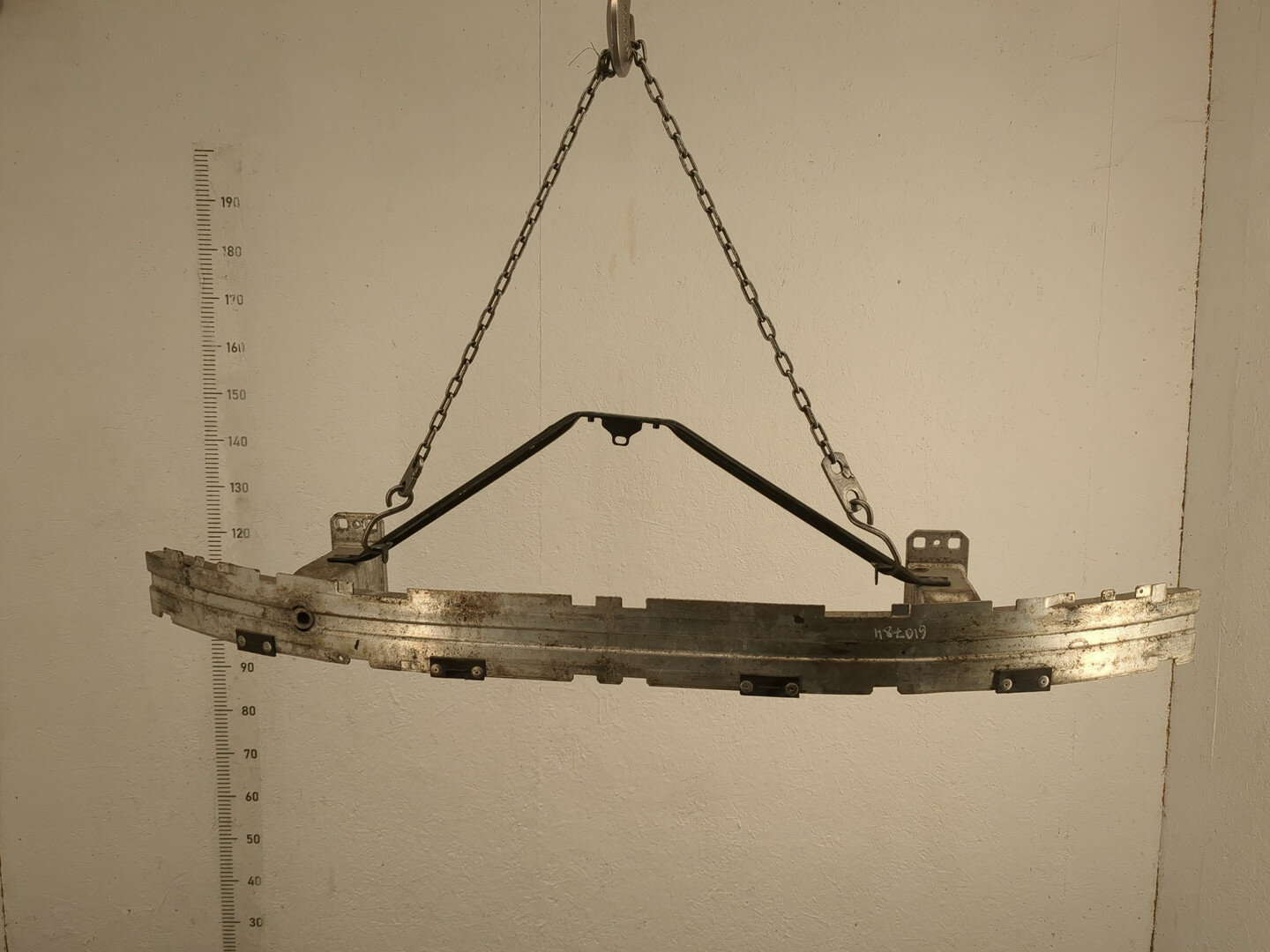 Усилитель бампера передний BMW 5 E60 Б/У