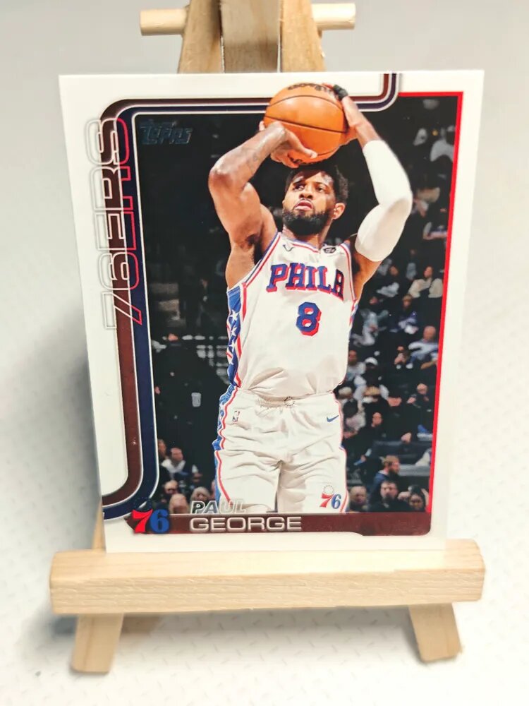 Коллекционные стандартные баскетбольные карточки Topps NBA 2025 года