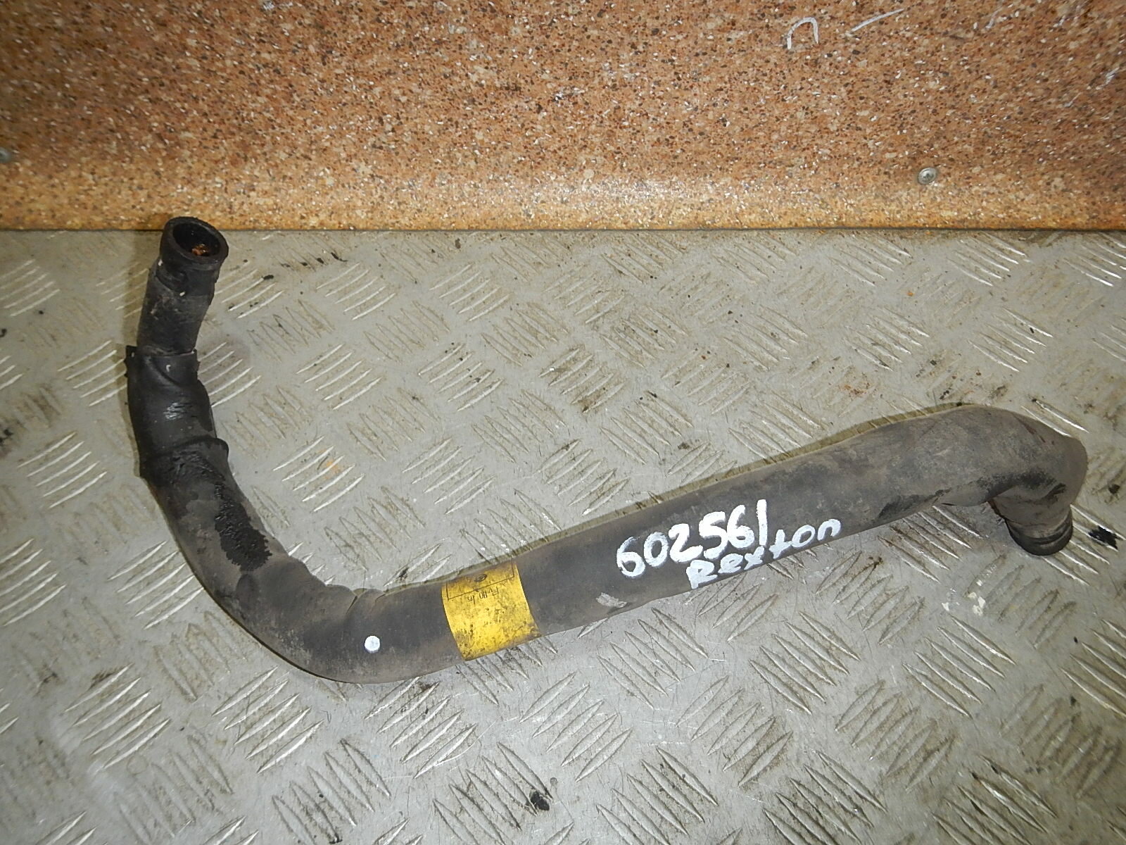 Б/У Патрубок, SsangYong (Сангйонг)-REXTON II (07-) SSANGYONG REXTON II (07-) Без видимых повреждений. 602561 SSANG YONG ...