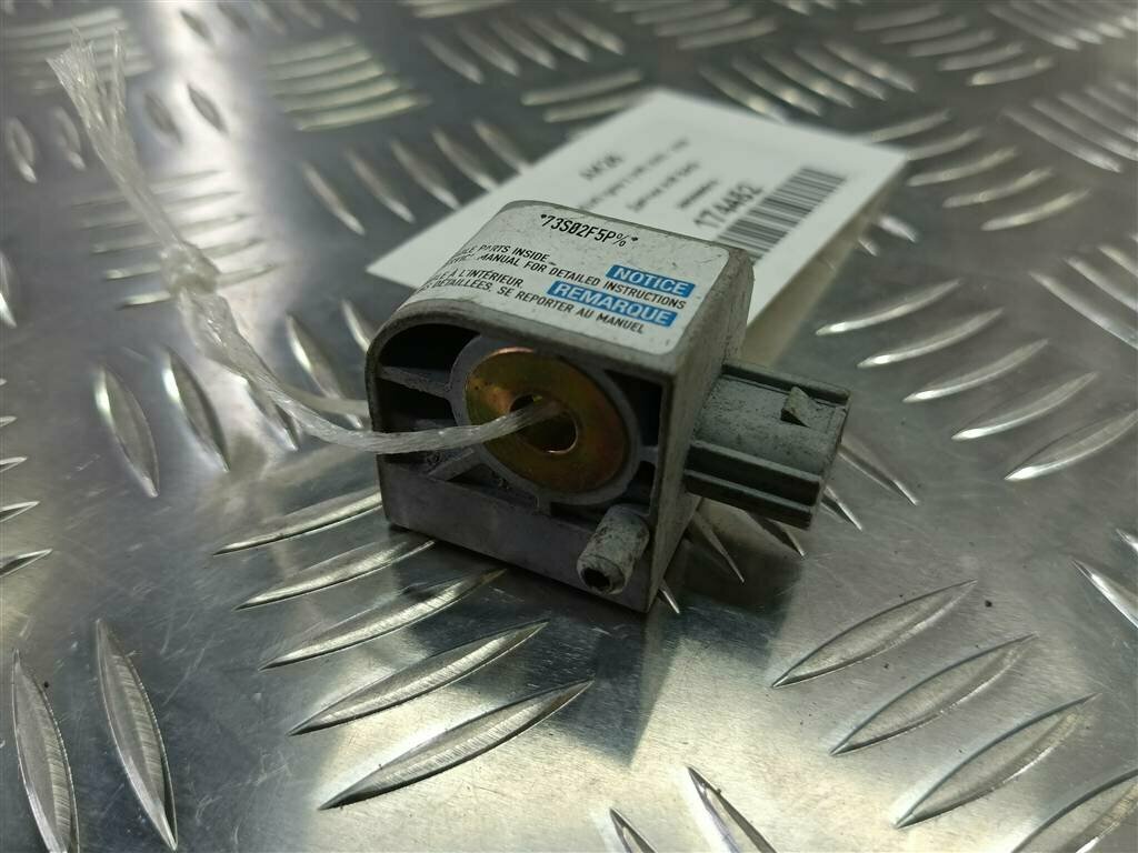 Датчик удара (AIR BAG) Б/У для SUZUKI IGNIS II (2003—2008) 3893086G10