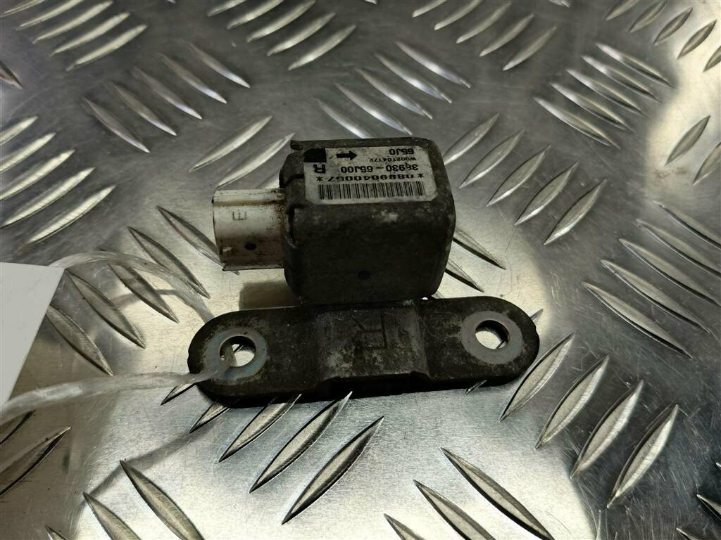 Датчик удара (AIR BAG) Б/У для SUZUKI Grand Vitara II (2005—2008) 3893065J00