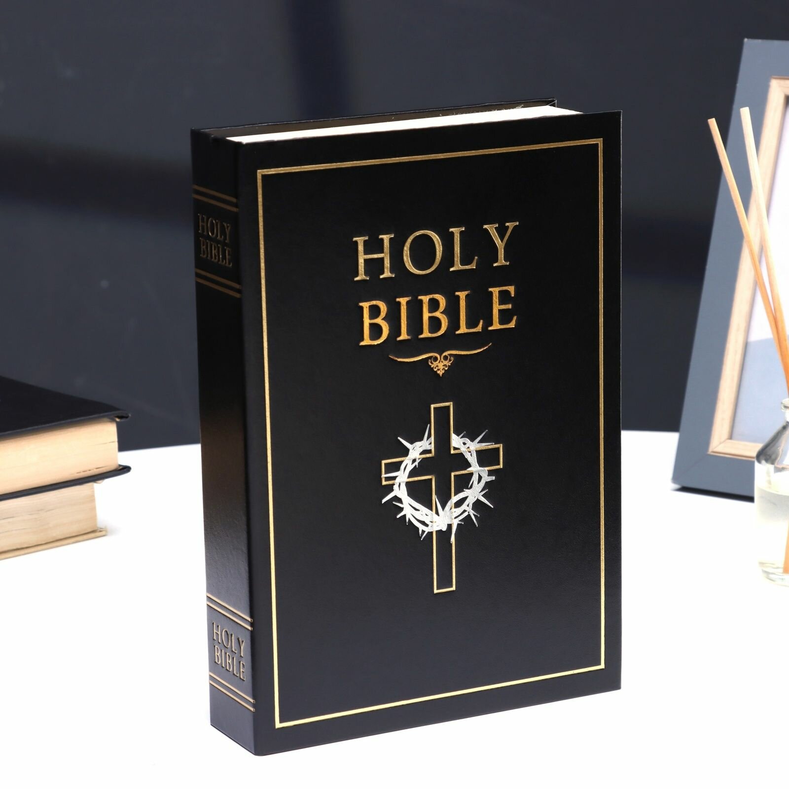 Сейф-книга Библия, с настоящими страницами 22x15x4,5 см