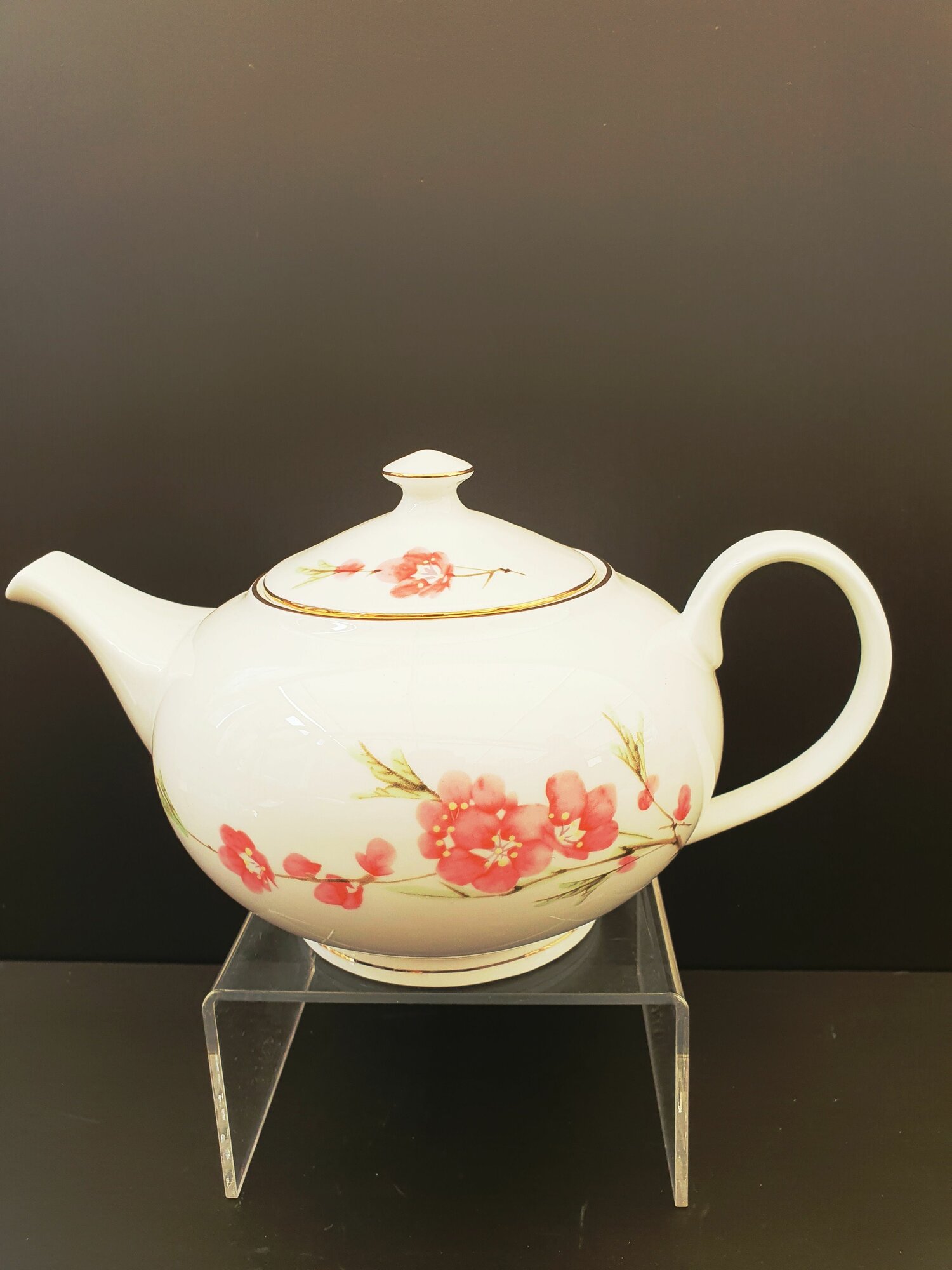 Чайник заварочный из костяного фарфора "Цветущая сакура" 1200 ml. H-14 см. В инд. упаковке.