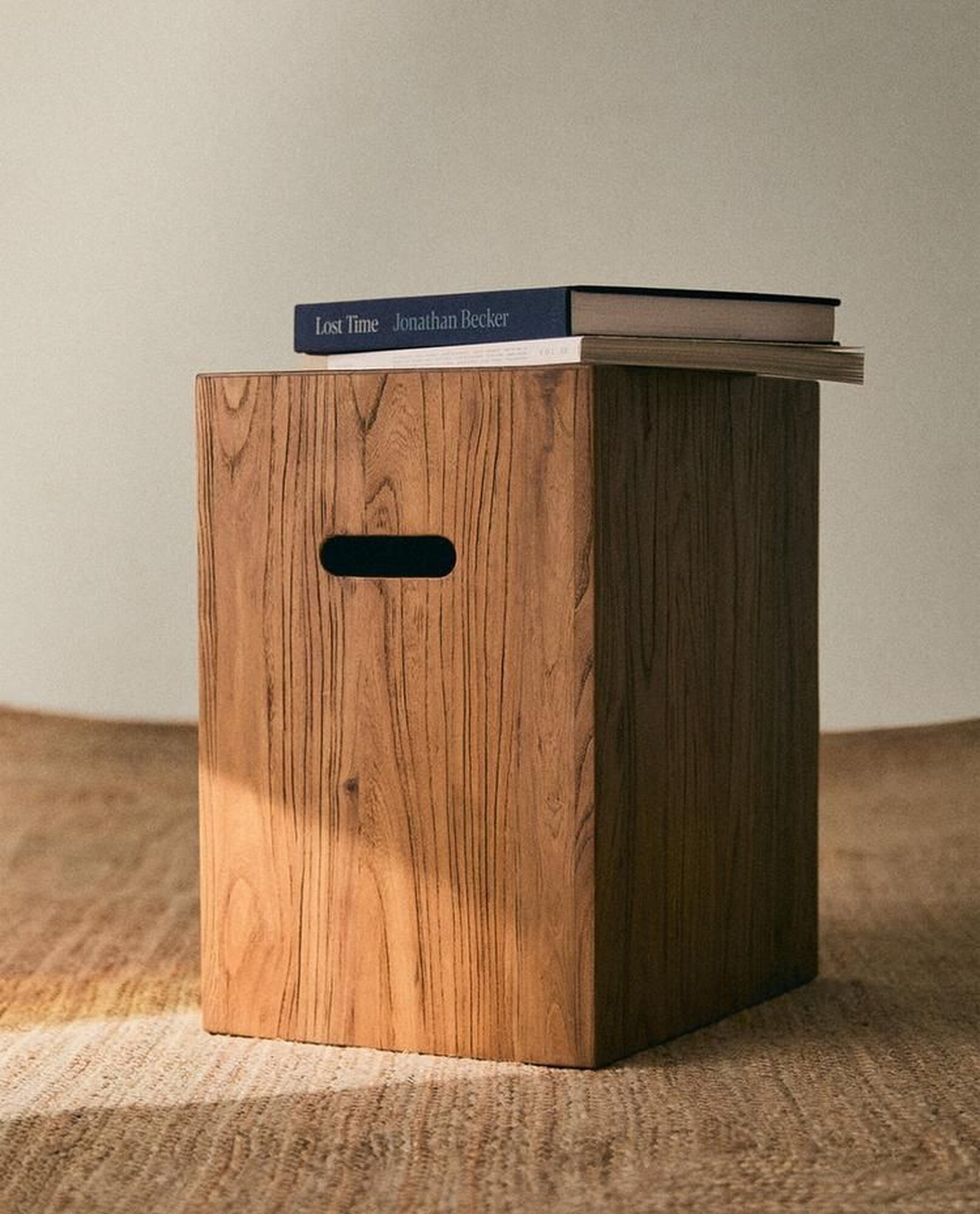 Приставной стол ZARA HOME 8368/072 - в форме куба, деревянный, 40 x 30 x 45 см, коричневый