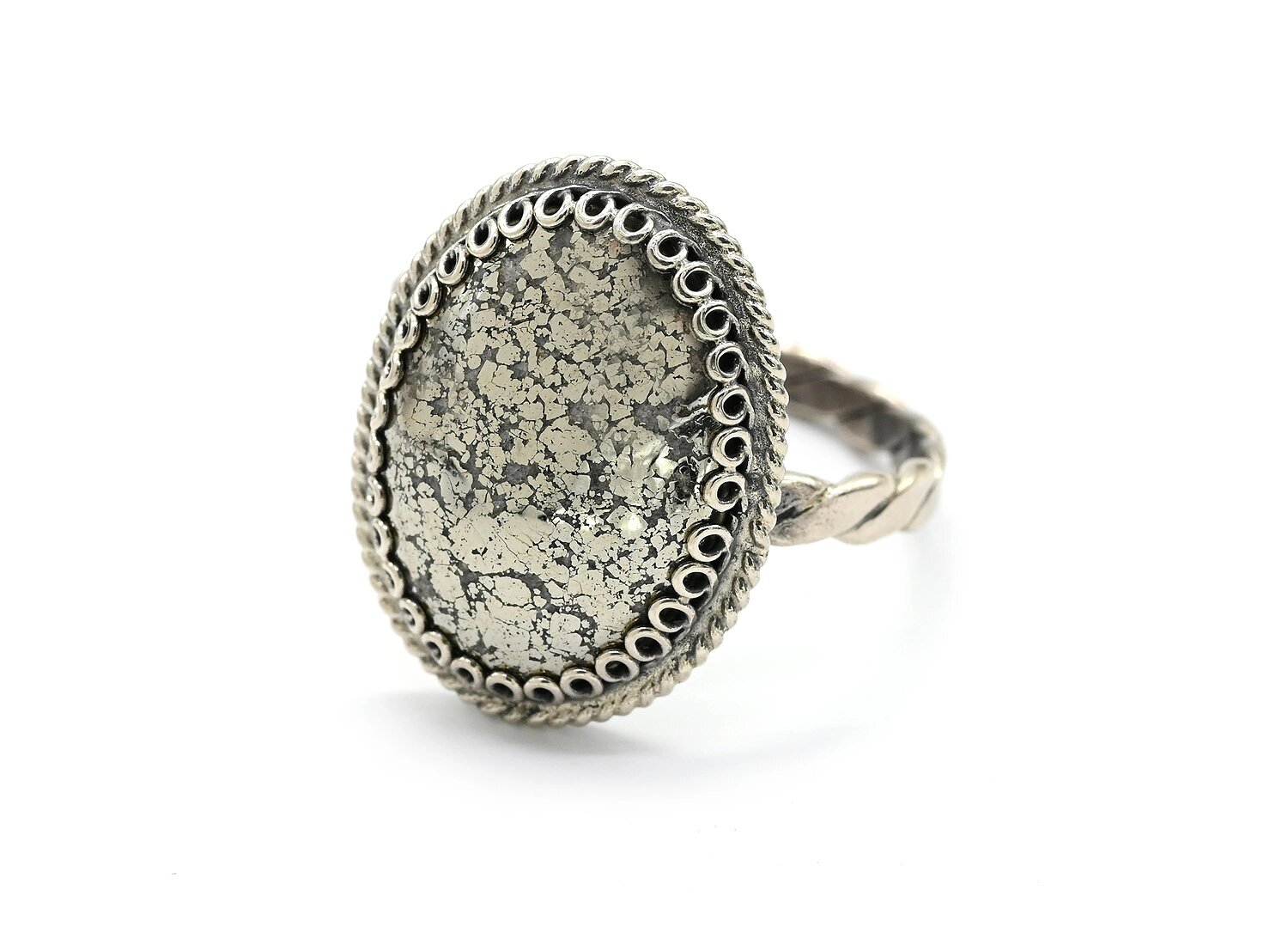 Кольцо, пирит