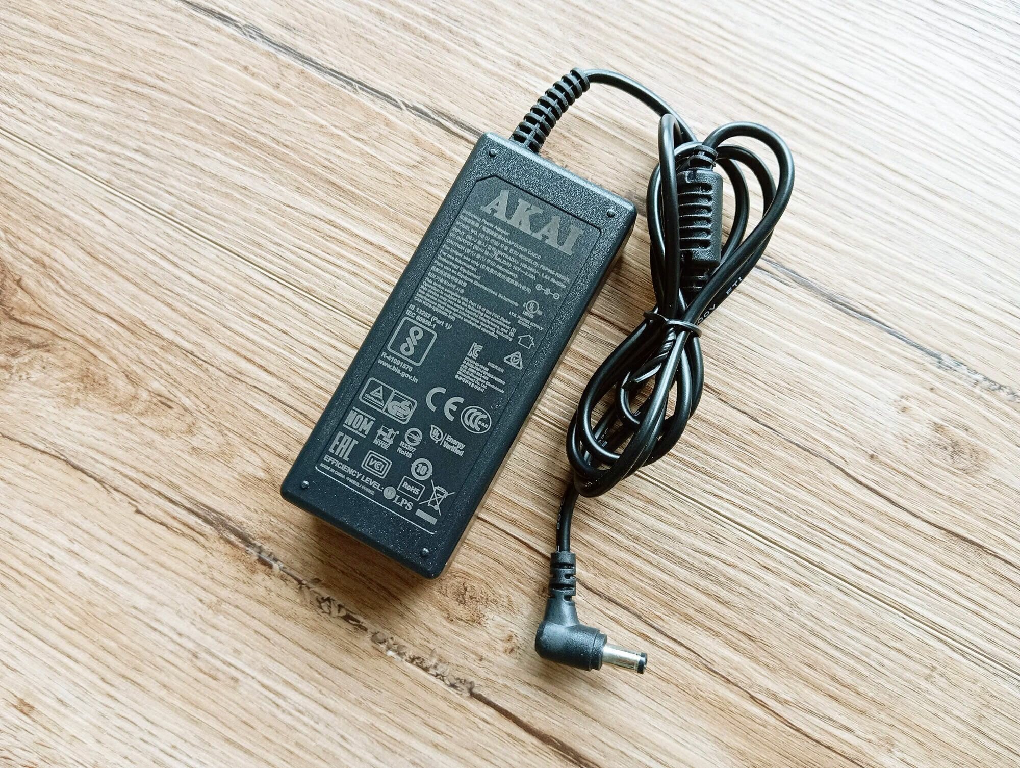 Блок питания Akai MPC X SE (Special Edition) для рабочей станции (адаптер 19V 3.42A)