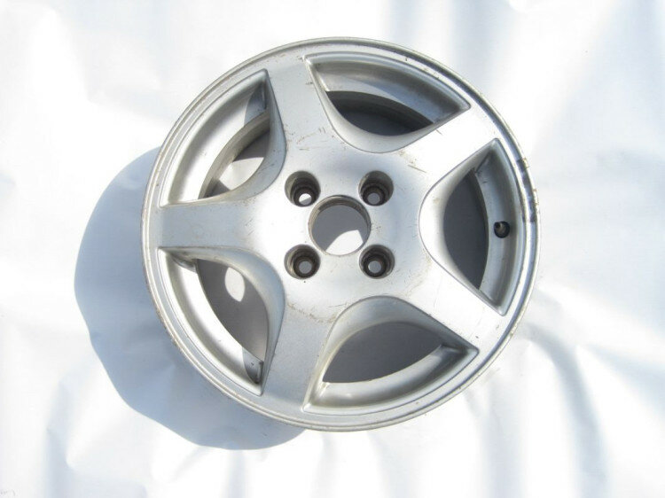 Диск литой R14 14x6JJ ET38 68Y A11-3100020AN Chery Automobile алюминиевый есть дефект вмятина