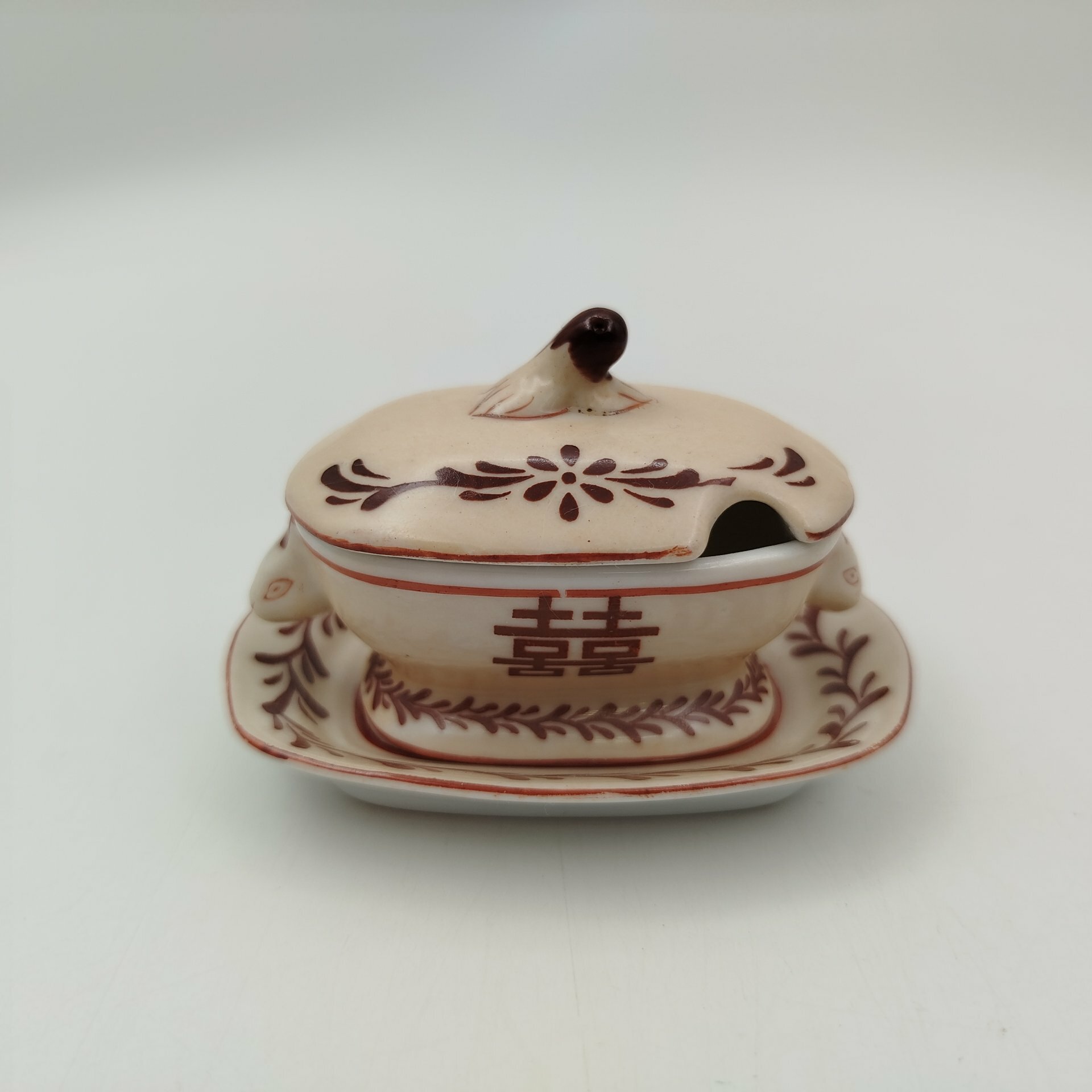 Солонка в виде супницы (миниатюрная) с геометрическим декором, "Porcelain Art" (PA)