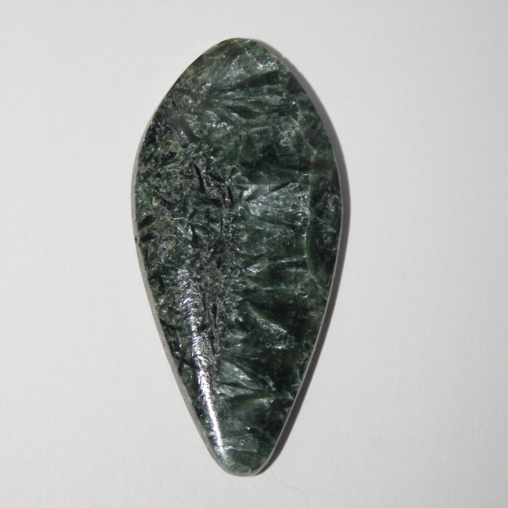 Клинохлор Серафинит кабошон, 53х26х3 мм, Сибирь, "True Stones"