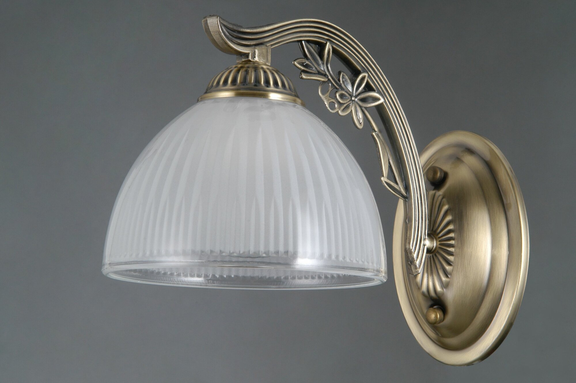 Бра росток MBP40723/1W AB с лампой E27 40W в цвете античная латунь для декоративного освещения стен