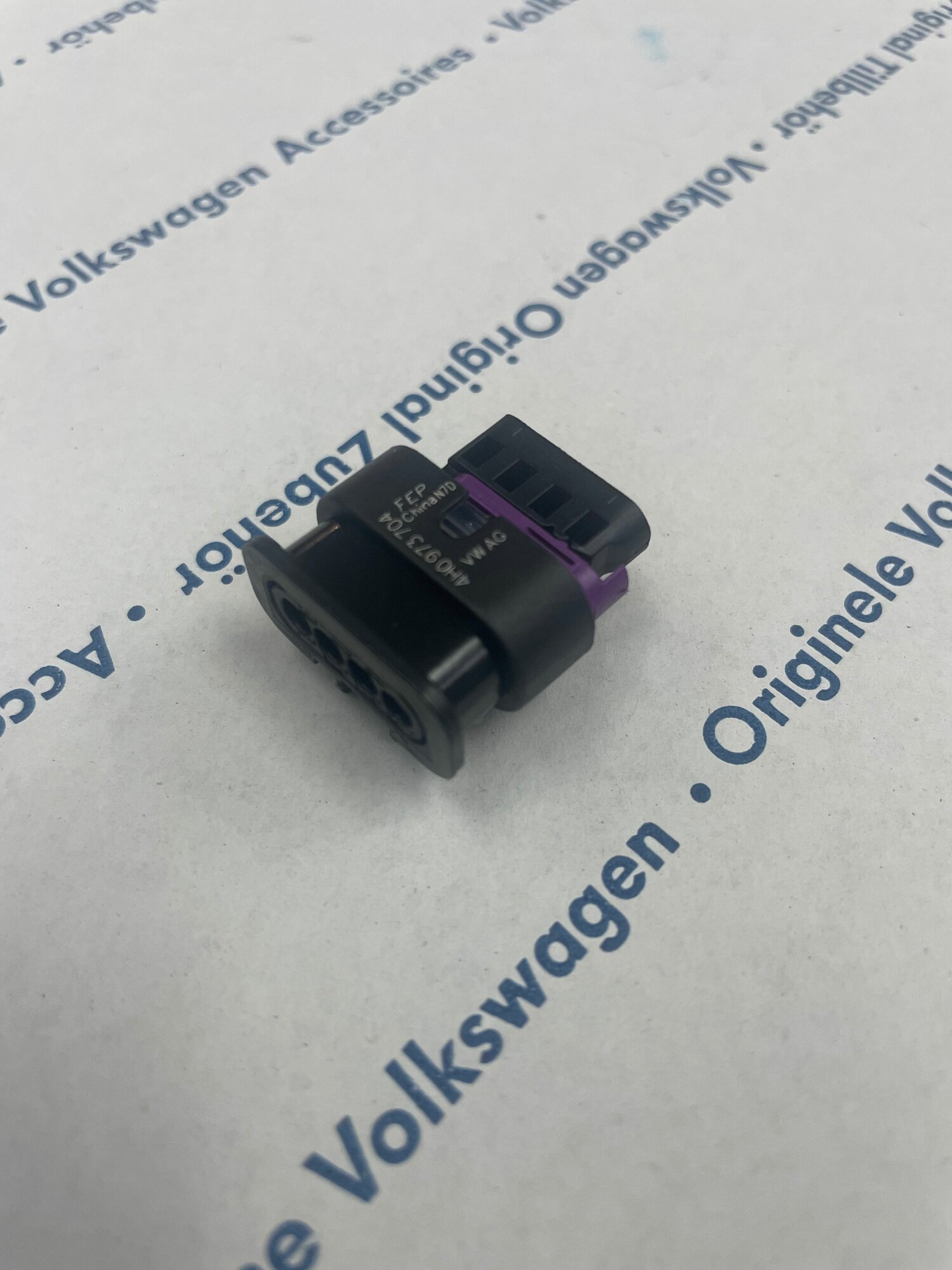 4H0973704 VAG Разъем для VW TIGUAN (2011>)