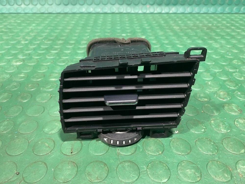 Дефлектор воздушный левый Lexus RX IV рестайлинг (2019—2023) 5565048100