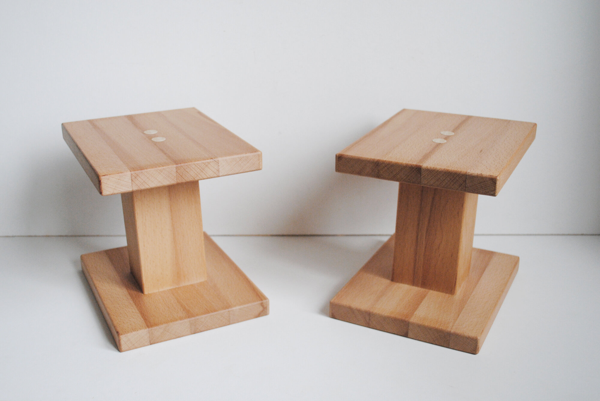 Стойки из бука для акустики / колонок / студийных мониторов, светлые