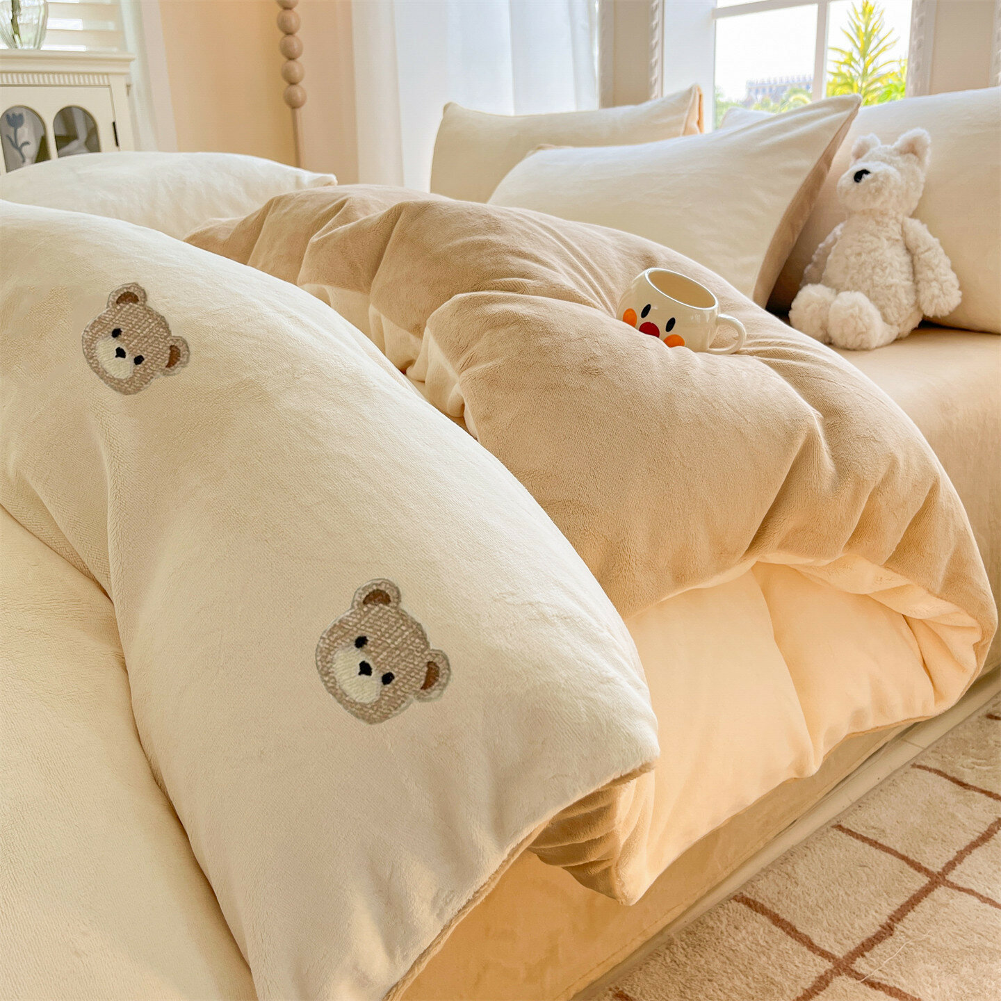 Зимний флисовый утолщенный молочный бархатный четырехкомпонентный набор, фланелевая простыня, пододеяльник, плюшевое зимнее постельное белье, трехкомпонентный набор