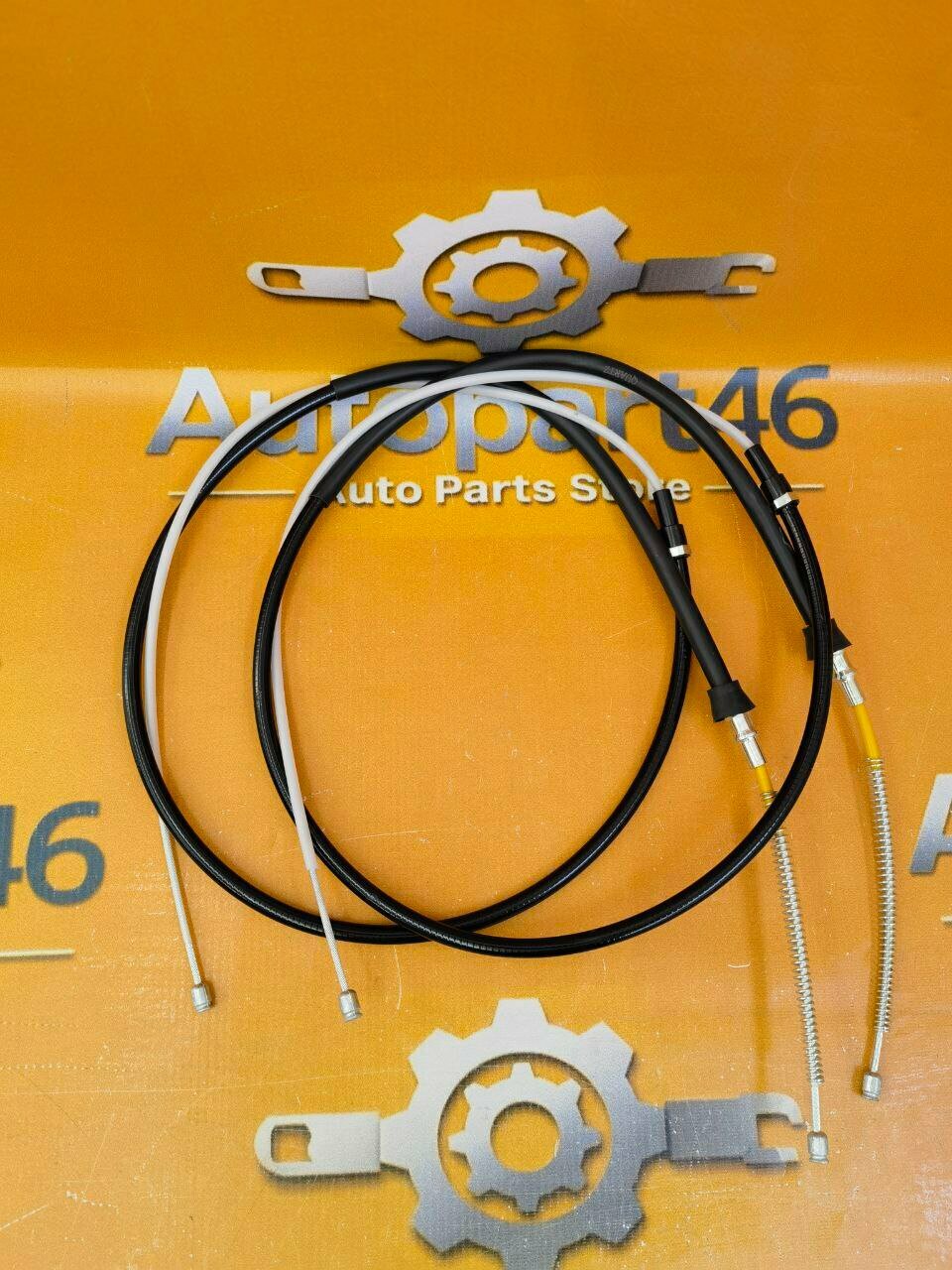 Троса ручного тормоза комплект на две стороны шкода рапид Skoda Rapid