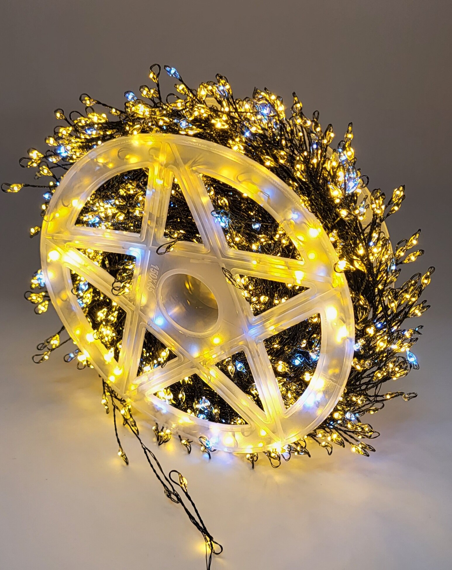 Гирлянда мишура хвойная лапа роса цвет золото с мерцанием 50м цвет провода зеленый