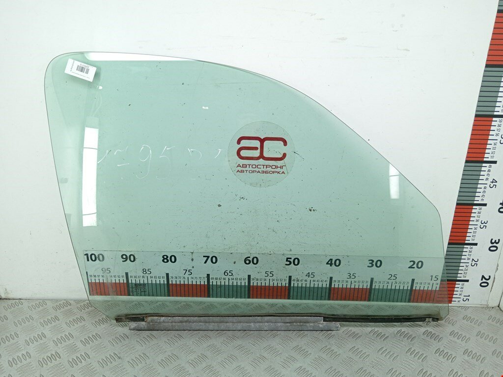 Стекло двери передней правой Renault Kangoo 1 арт. 2266312