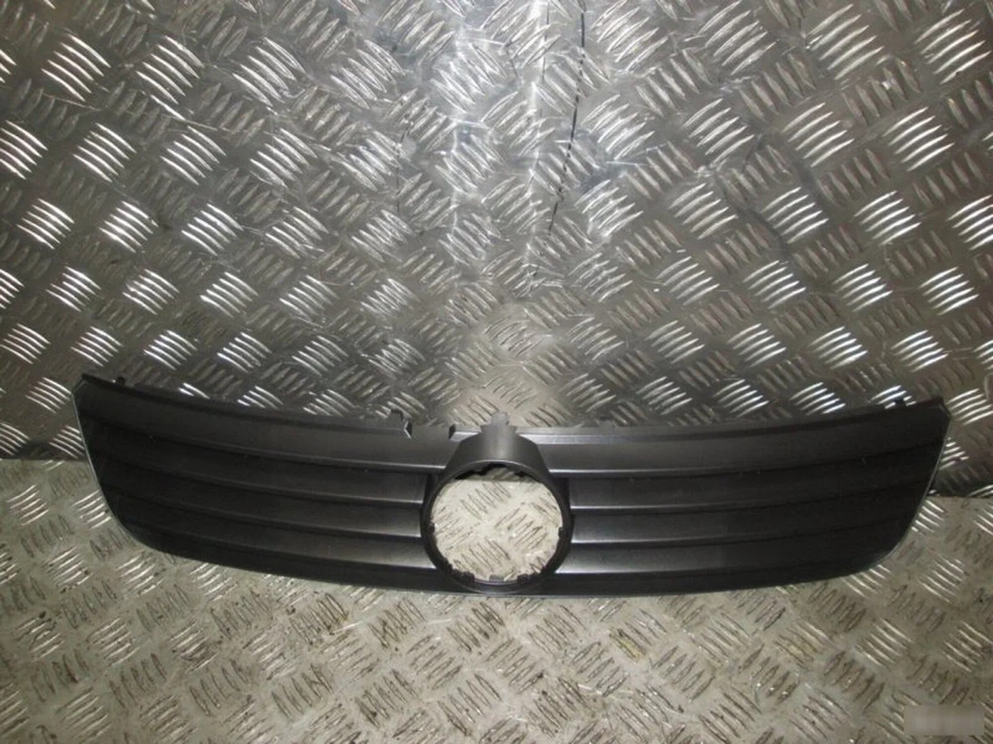 Решетка радиатора Phira PS96100, для Volkswagen Passat B5, 1996-2000