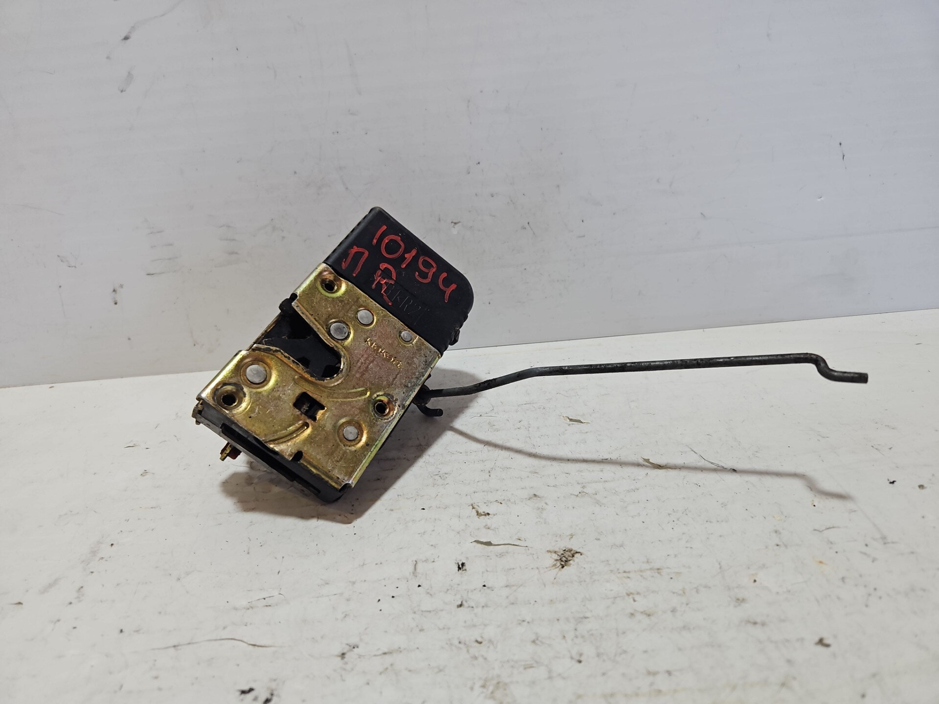 Замок двери передней правой Citroen Evasion 1996