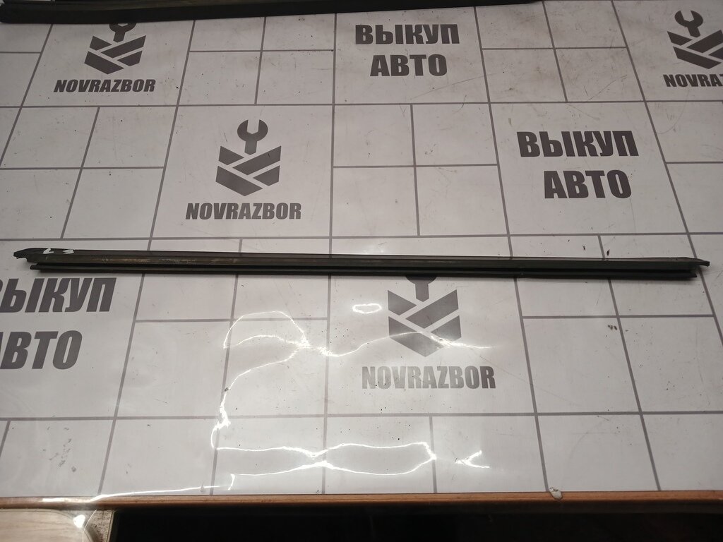 Накладка стекла заднего левого Renault Logan 2005-2014