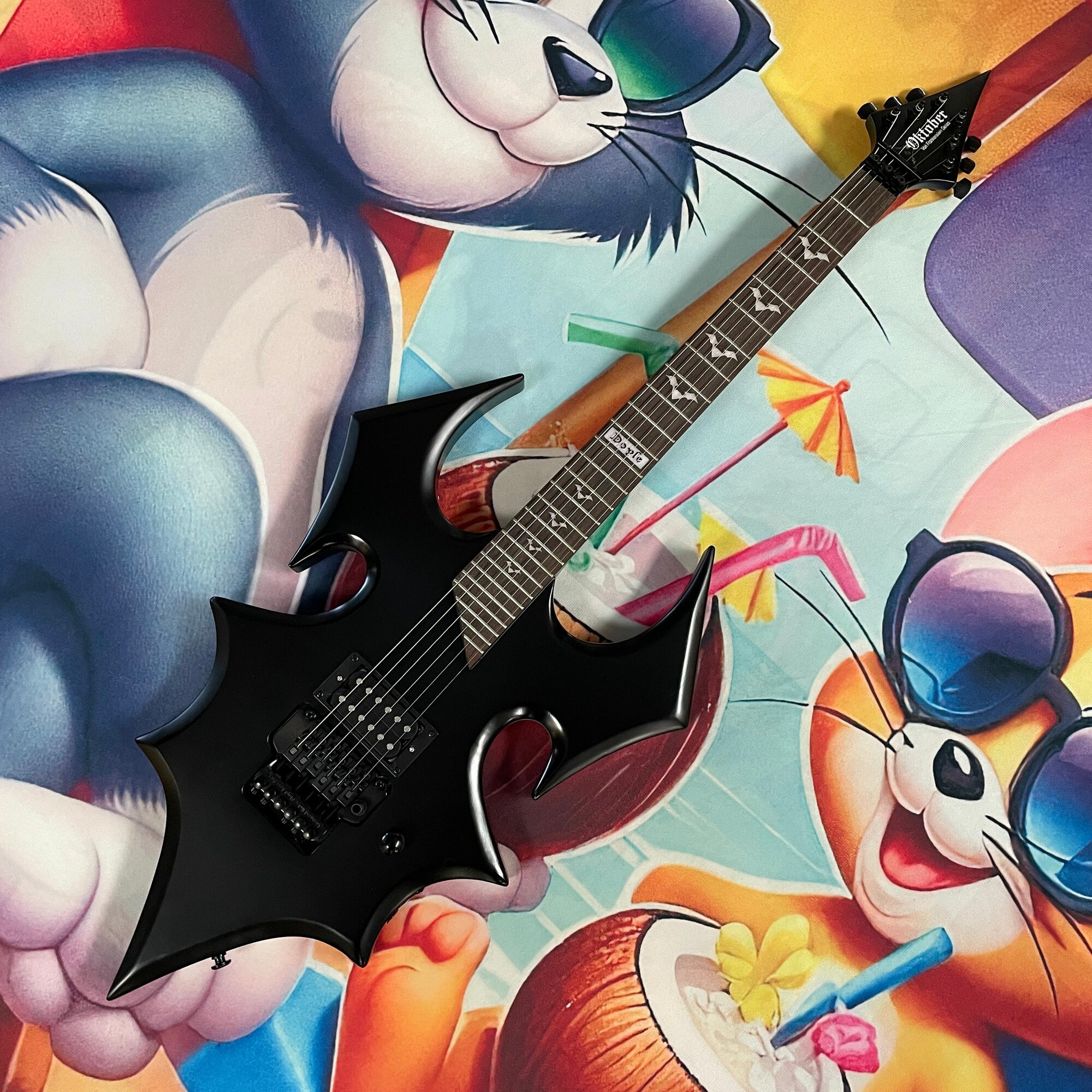 Кастомная электрическая гитара с 6 струнами, изготовленная в Китае.