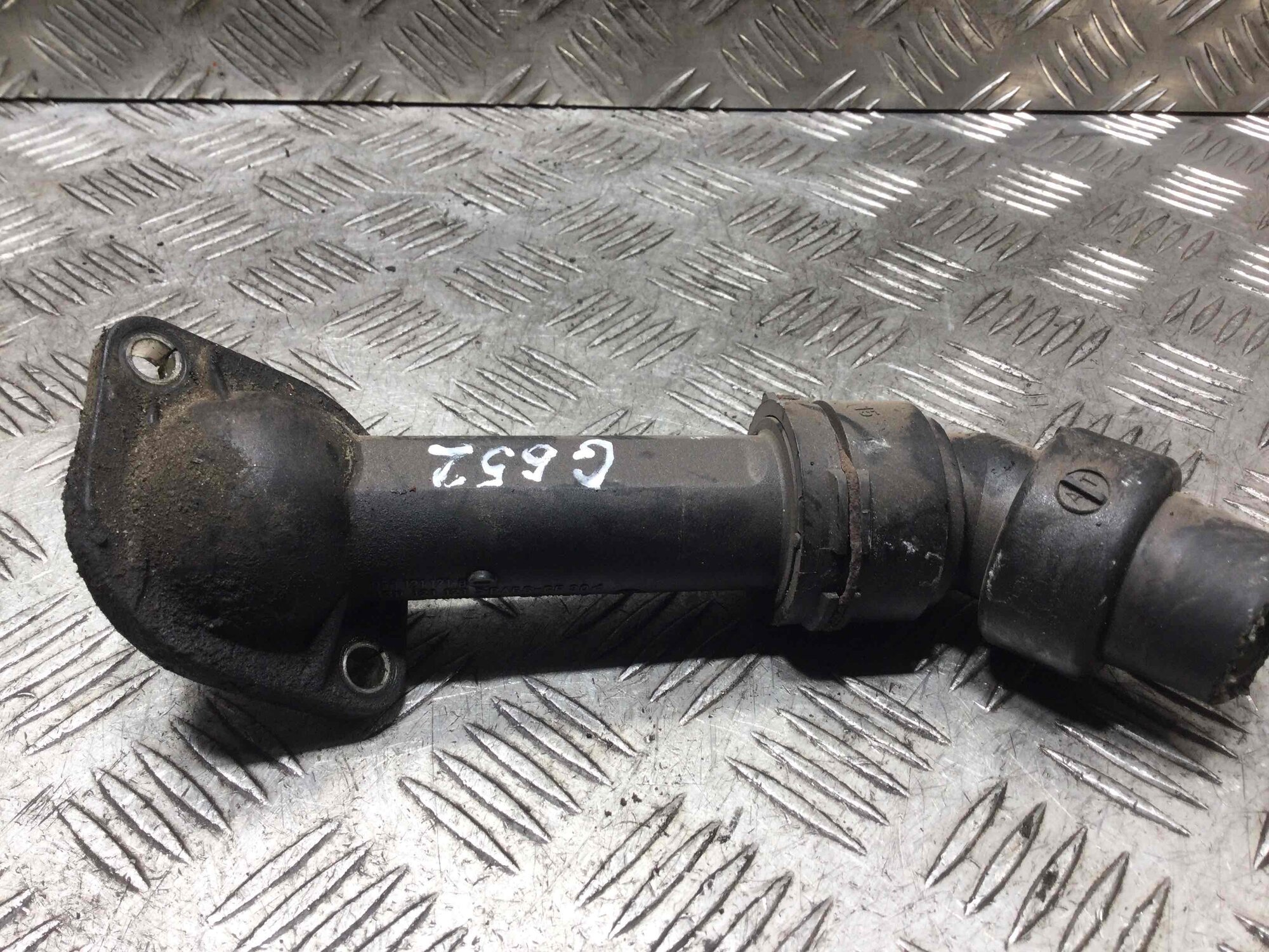 Б/У Фланец (тройник) системы охлаждения Audi A4 B5 (1994-1999) 2000 г.