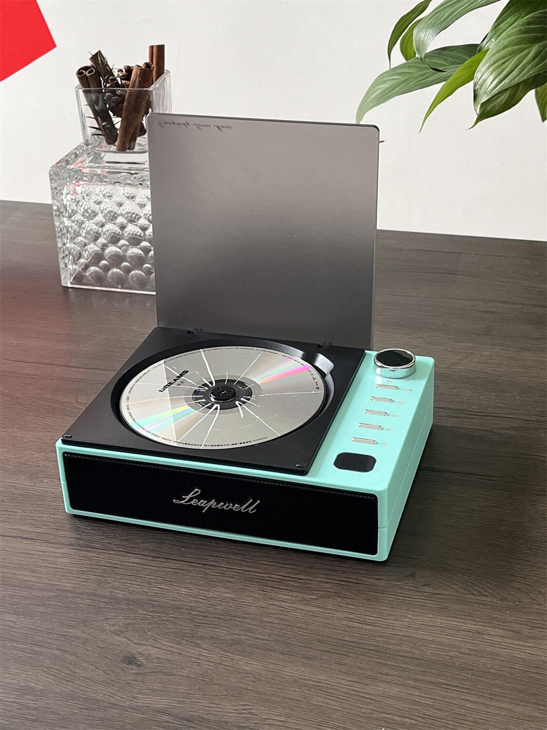 Портативный CD проигрыватель плеер с пультом управления Радио, CD, USB, MP3, Bluetooth, SD карта, AUX зеленый