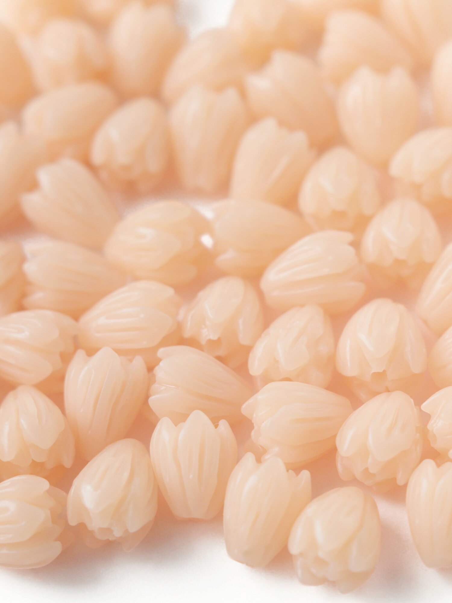 Бусины из коралла 12 шт, цветочки, 8-8.5x6.5-7 мм, цвет светло-персиковый