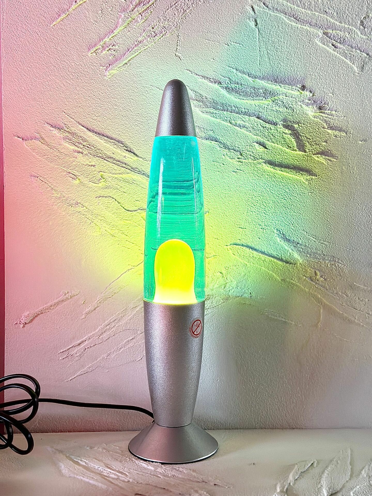 Декоративная лавовая лампа "Медуза" с металлическим основанием