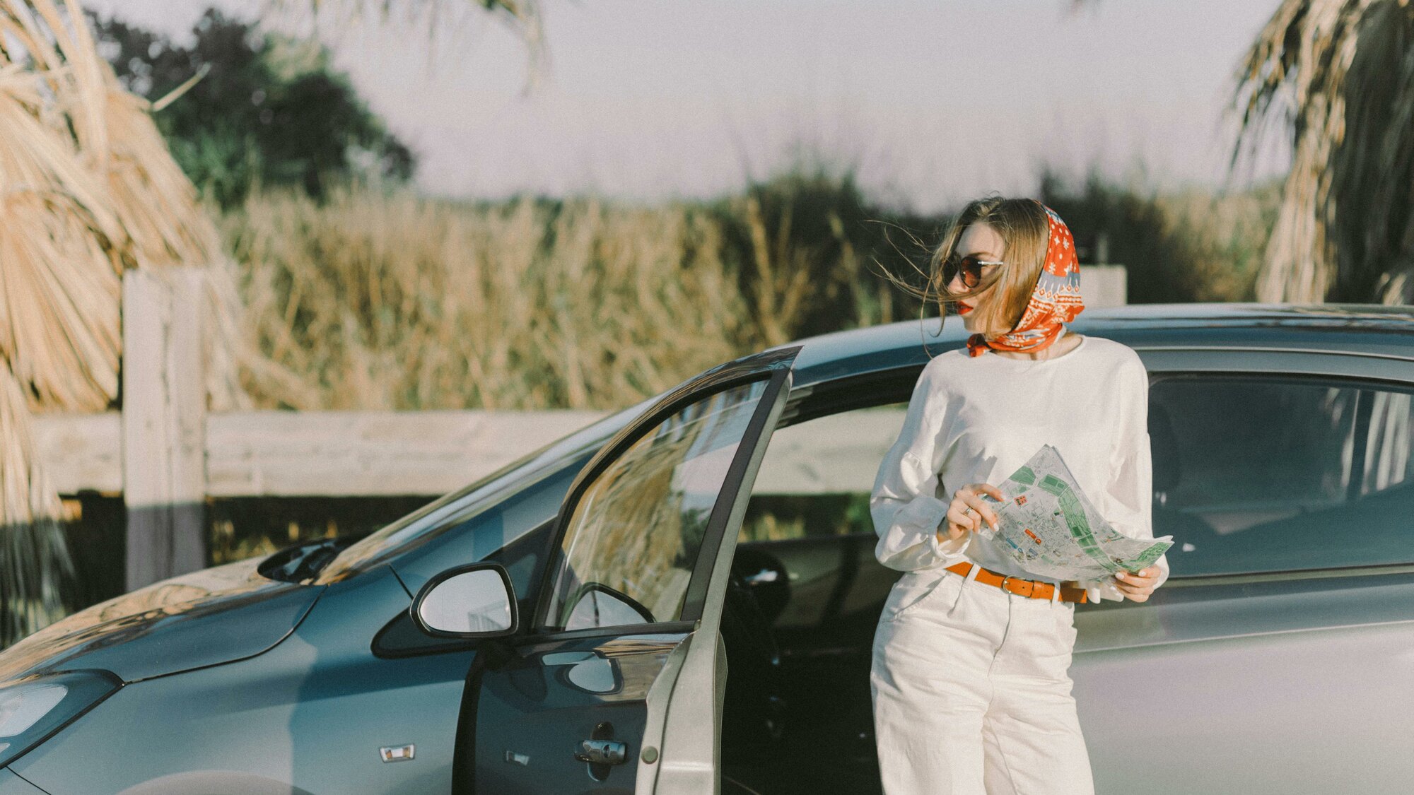 Картина на холсте 60x110 LinxOne "Автомобиль, интерьер для дома / декор на стену / дизайн