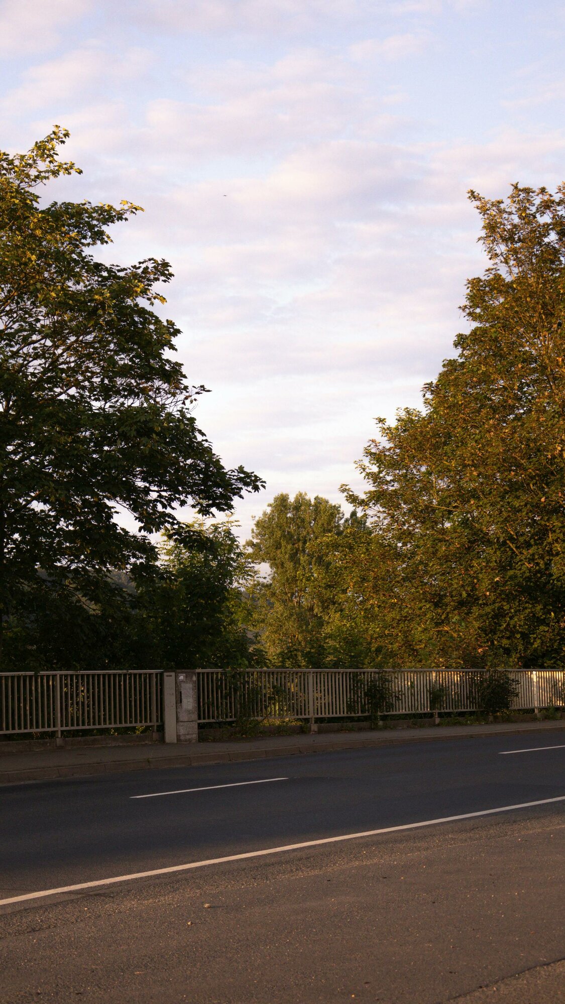 Картина на холсте 60x110 LinxOne "Автомобиль, интерьер для дома / декор на стену / дизайн