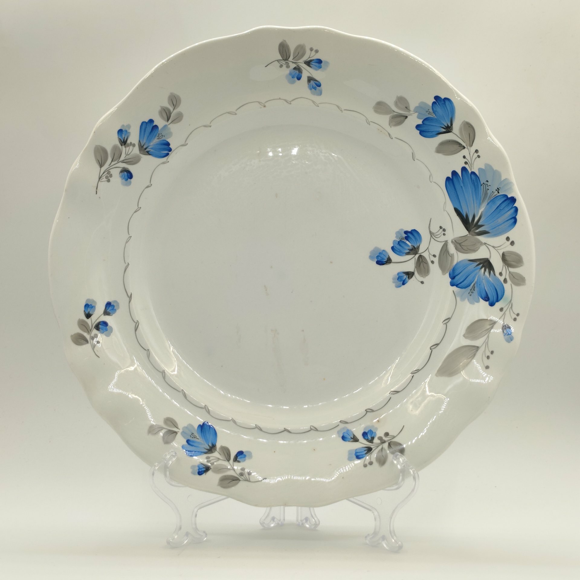 Большое сервировочное блюдо с цветочным декором, фаянс, роспись