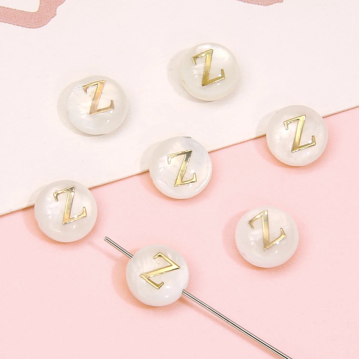 Бусины Beadia из ракушки с золотой фольгой, белые буквы, 8 мм 26