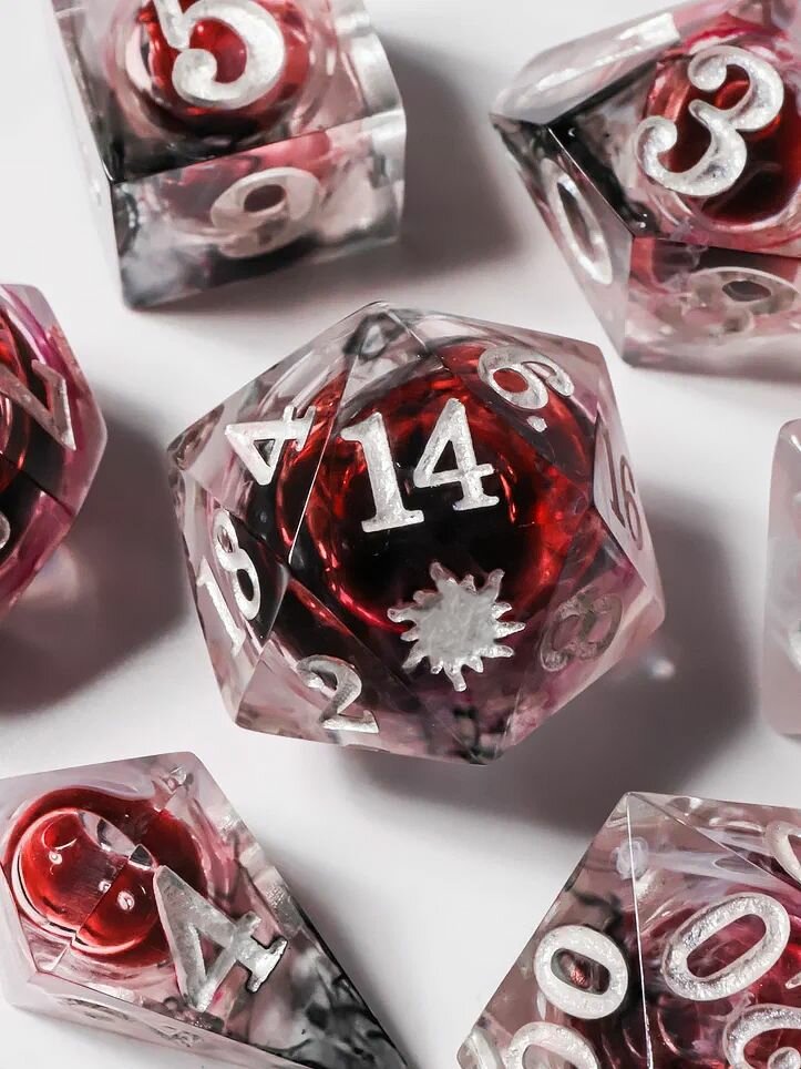 Дайсы для днд ручной работы с кровью внутри " Blood dice", игральные кубики, набор дайсов, кости для ДнД, DnD, НРИ, 7шТ