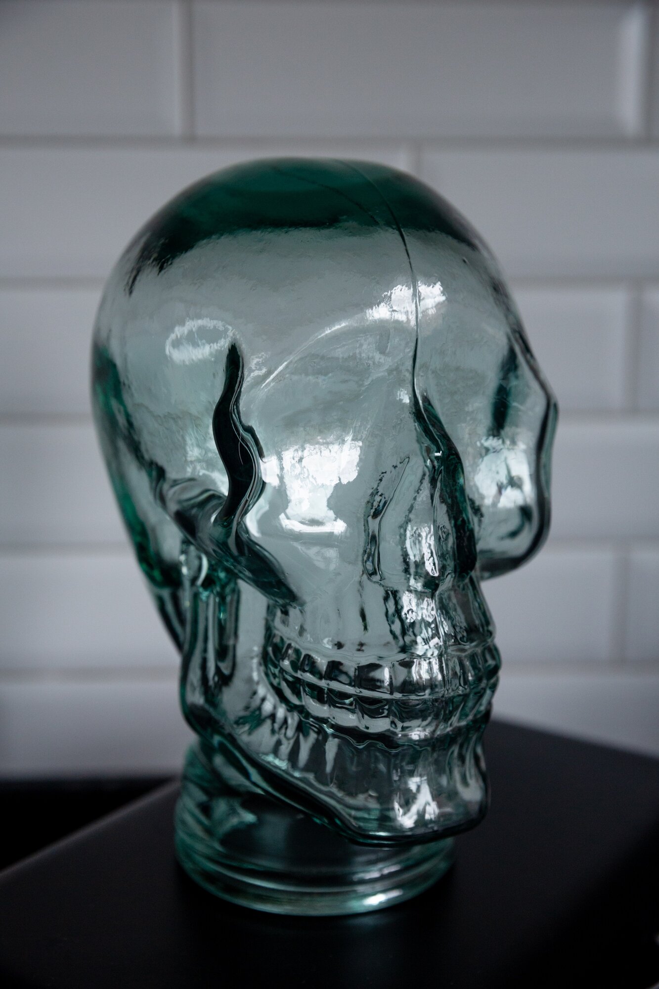 Статуэтка череп стеклянный декоративный