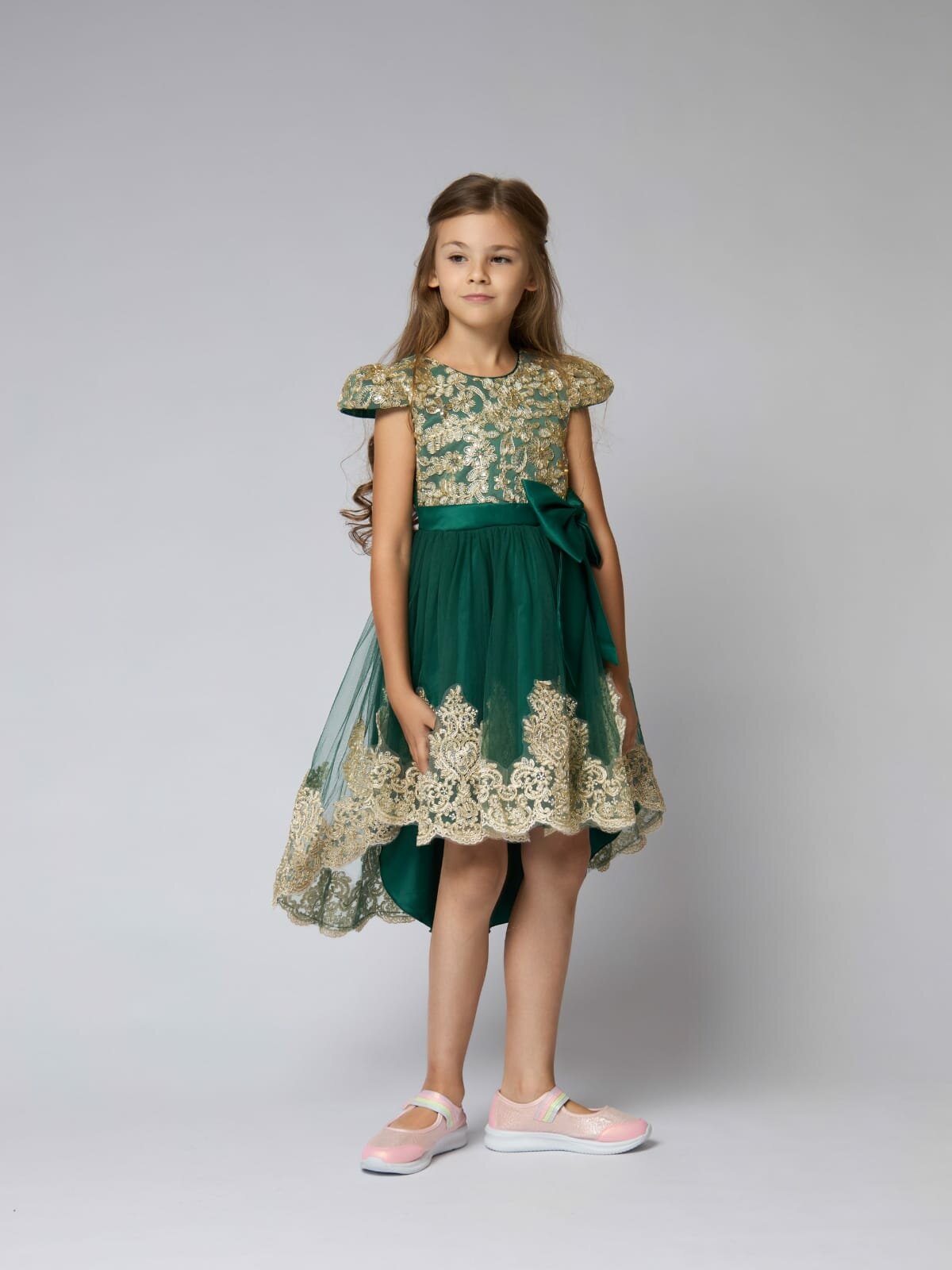 Платье Базовая коллекция, нарядное, праздничное платье со шлейфом