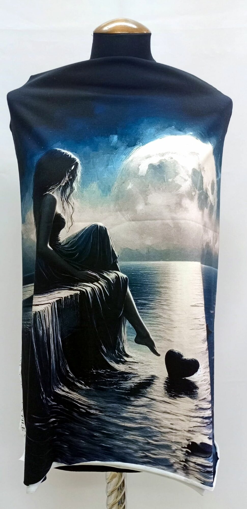 Трикотаж кулирка с лайкрой купон "Девушка в ночи", ткань для шитья, высота купона 75 см, ширина 180 см