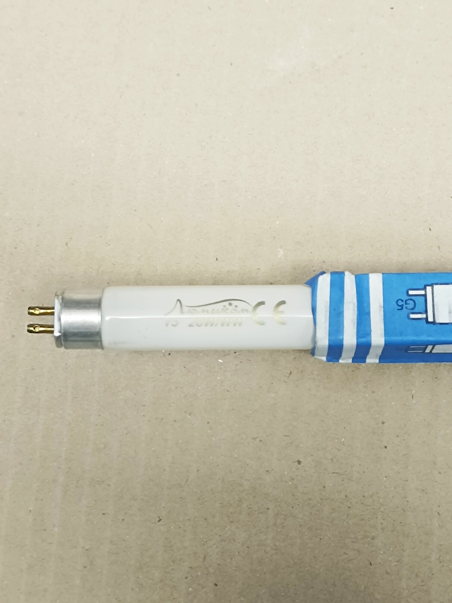 Лампа 28W 2700K G5 T5 L-1149 мм. D-16 мм. теплая