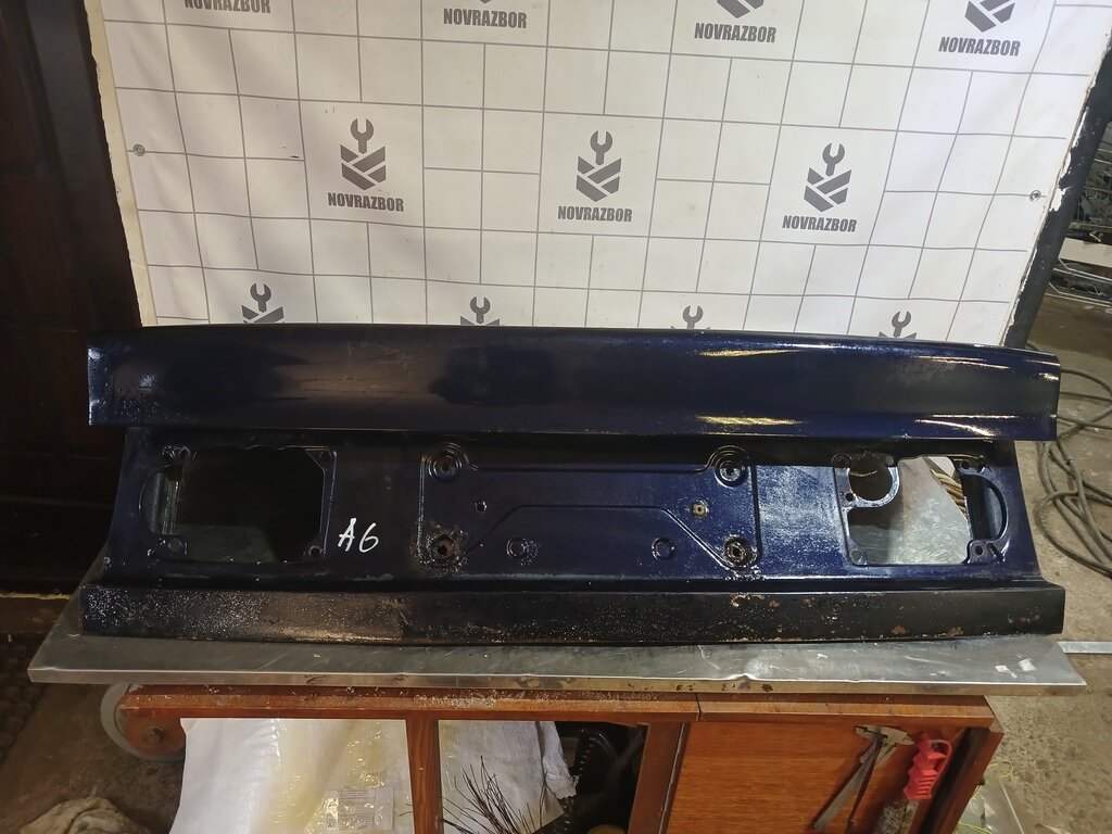 Крышка багажника Audi A6 (C4) 1994-1997