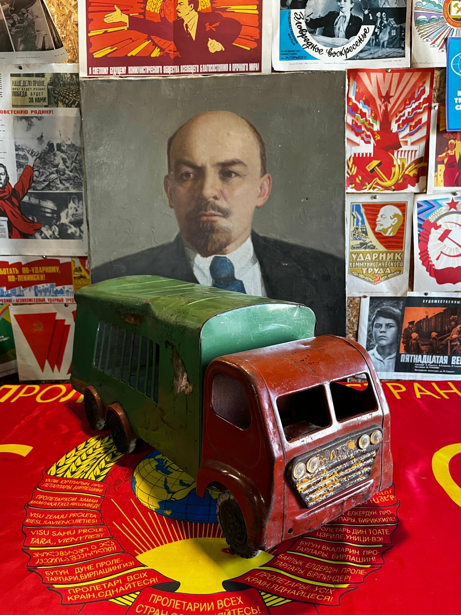 Игрушка "Грузовик" металлический СССР