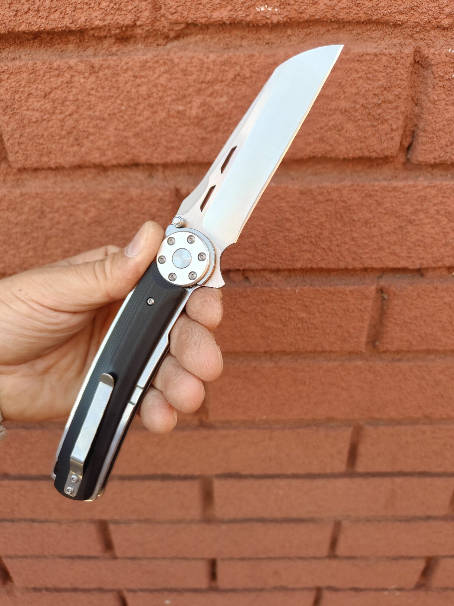 Нож складной туристический из сталь D2