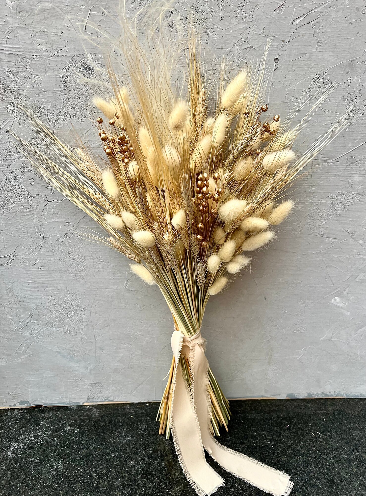 Букет интерьерный «Золото и Бохо», сухоцветы , Цветок в руке , 50 см