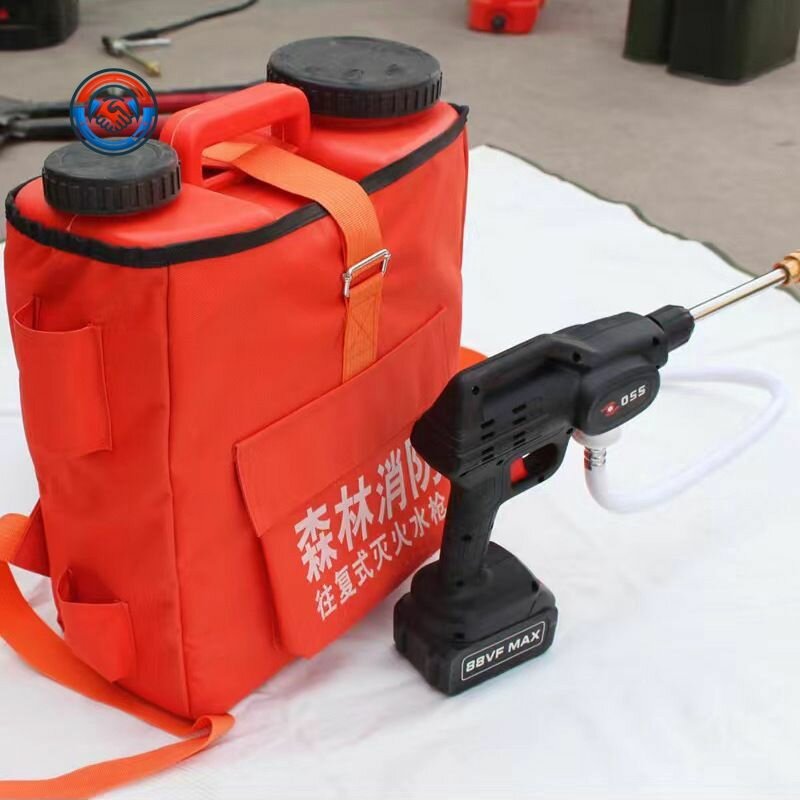 Электрический ранцевый факел для тушения лесных пожаров, садоводческих работ и защиты от вредителей, компактная водяная струя до 13 м, гибкий резервуар 20 л, эргономичный рюкзак с утеплённой спинкой, литий-ионный аккумулятор, самонакачка, без протечек