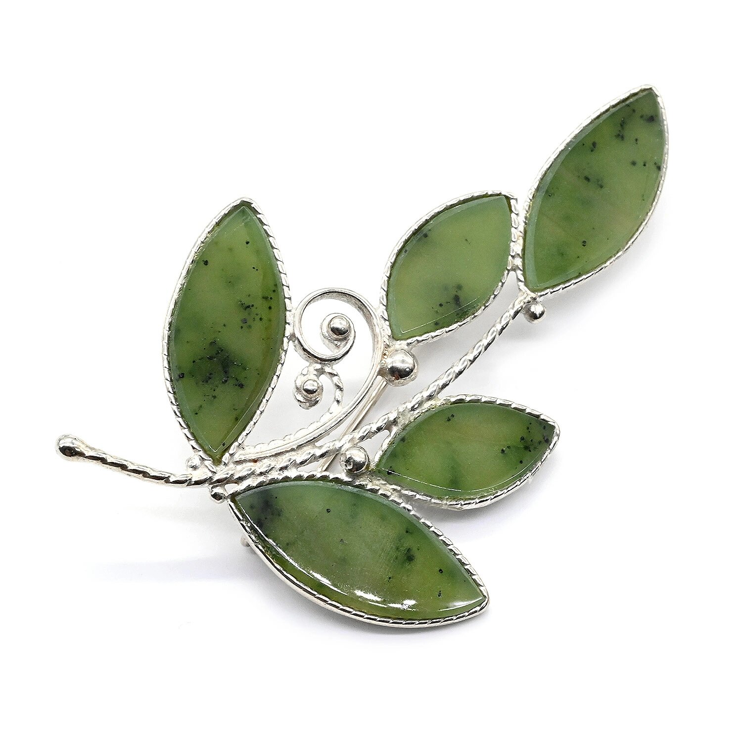 Брошь, нефрит