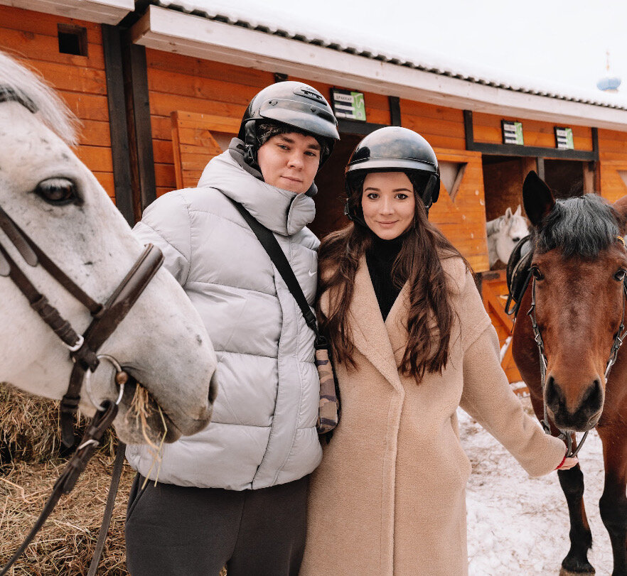 Сертификат на часовую конную прогулку для двоих в КСК Прованс