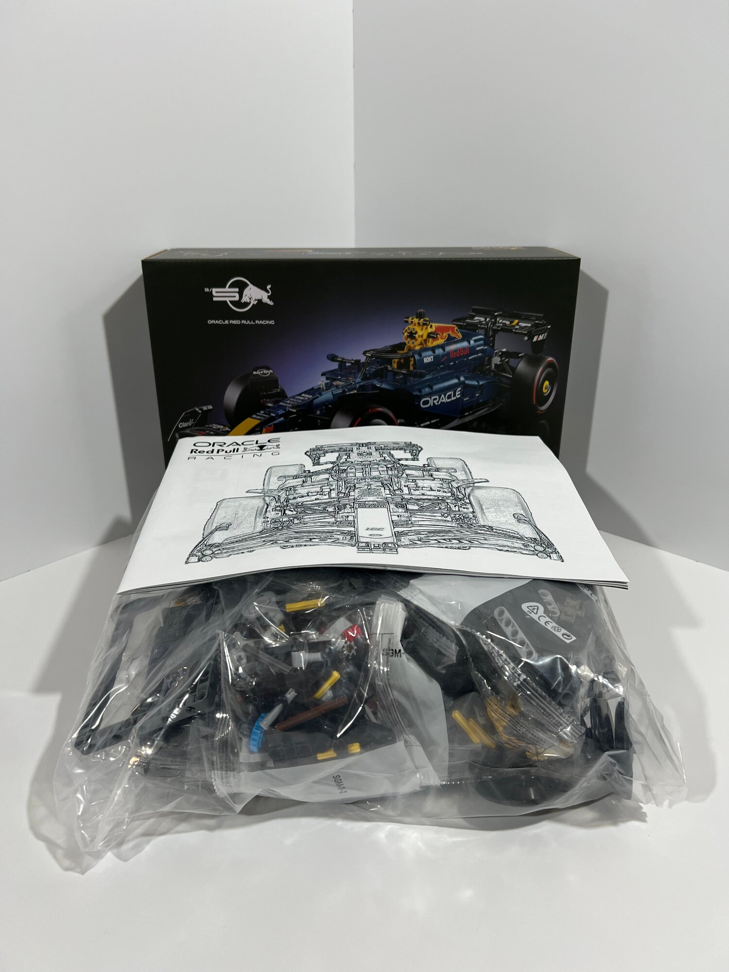 Конструктор Техник Формула 1 Red Bull Racing RB20 / Technic / 1639 деталей